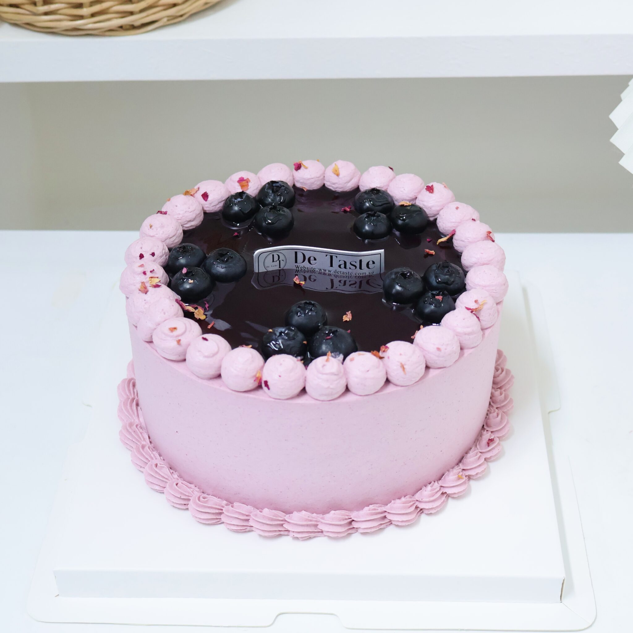 Classic Cakes - De Taste - customize Cakes Singapore