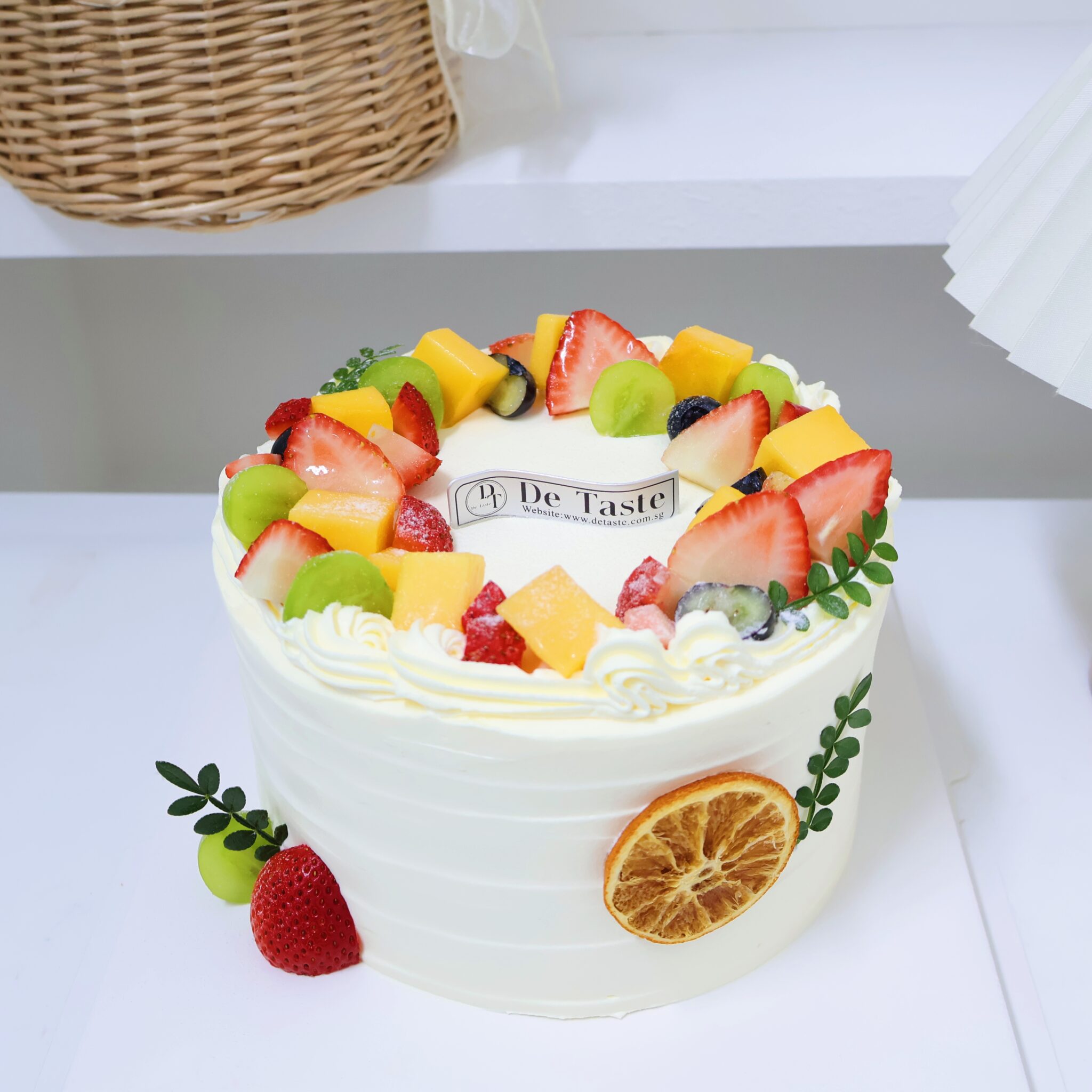 Homepage - De Taste - customize Cakes Singapore